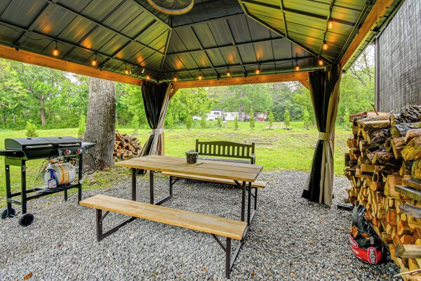 Woodland Cabin Near Wayne National Forest - Jackson Lake State Park, Oak Hill