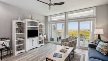 Casa de Férias, 2 quartos | Sala de estar | Smart TV