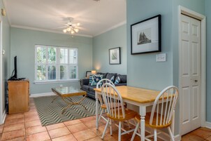 Condo, 2 quartos | Parte interna