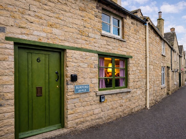 Burford Apple - Burford, UK