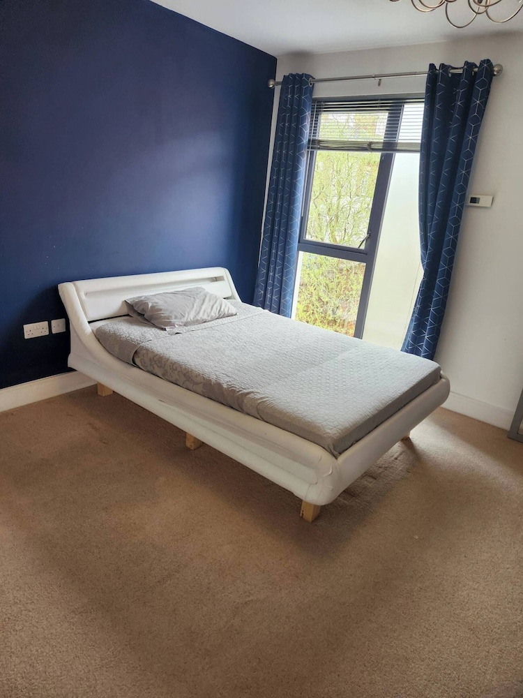 2 Bedroom Modern House - Leicester