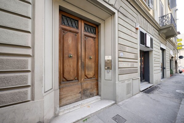 Santa Maria Novella Deluxe Apartment Reviews, Deals & Photos 2026 - Expedia