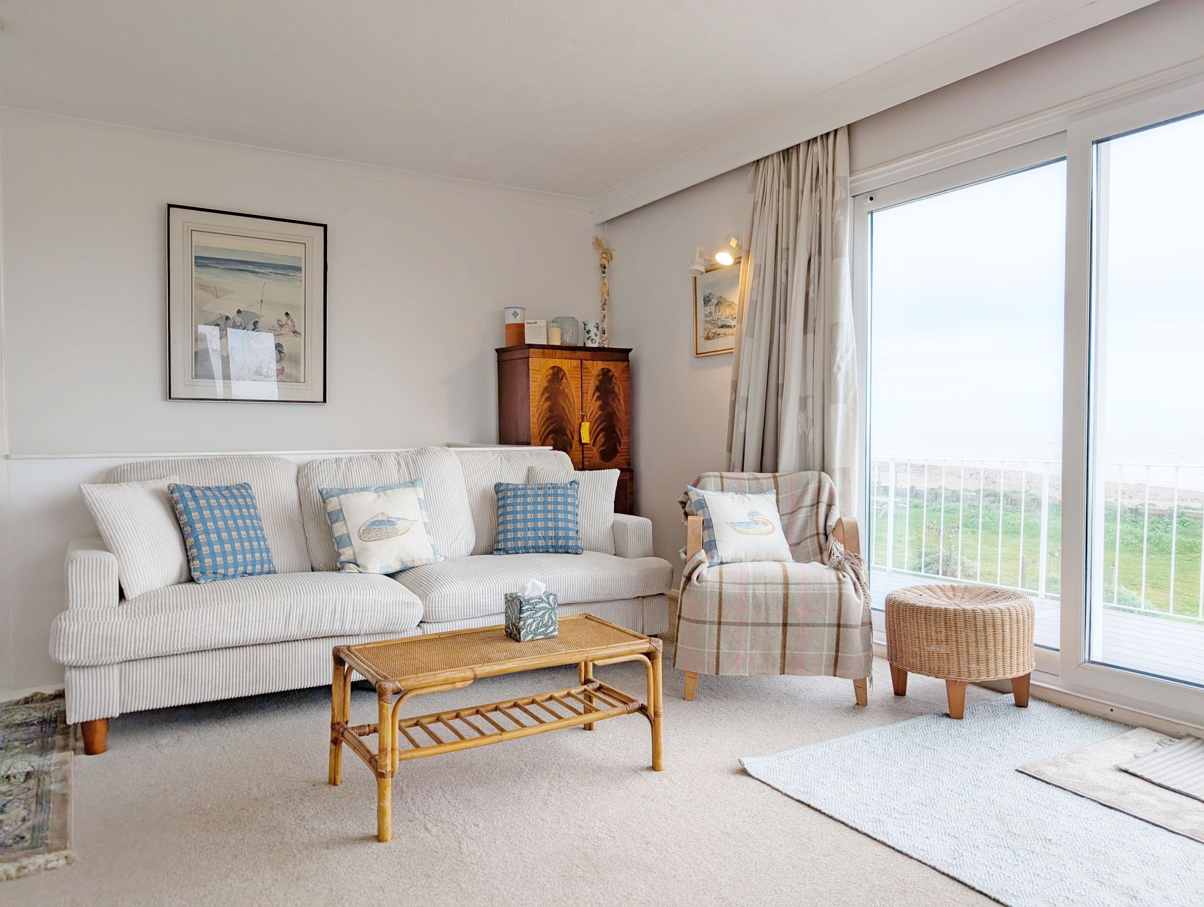 New Hoo - Selsey - Sleeps 11 Guests  In 4 Bedrooms - Selsey