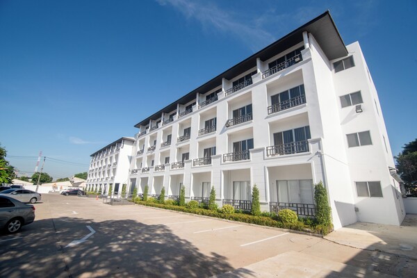 Iu Hotel Don Mueang Airport - Lak Si
