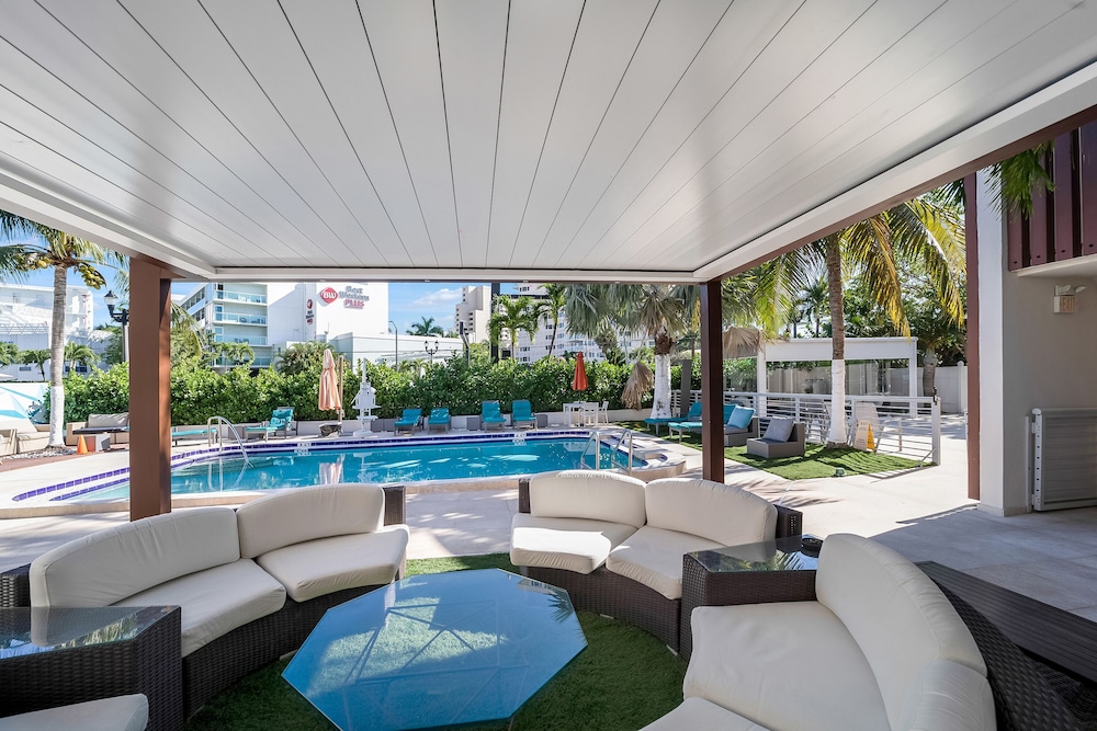 Deco Boutique Hotel - Wilton Manors, FL