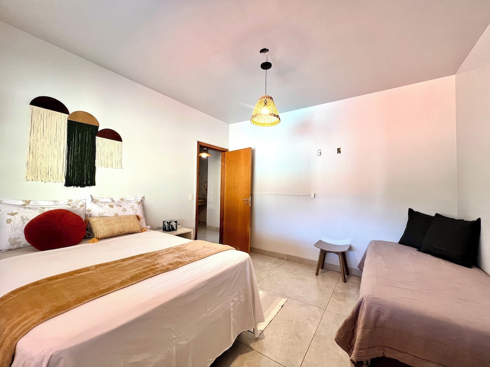 Casa Com Piscina - Goiânia