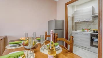 Apartamento Standard, vários quartos (La Casa dei Nonni) | Cozinha privada | Um frigorífico, um forno, uma placa de cozinha