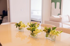 Apartamento, 5 quartos, sacada, vista para a cidade | Área de estar