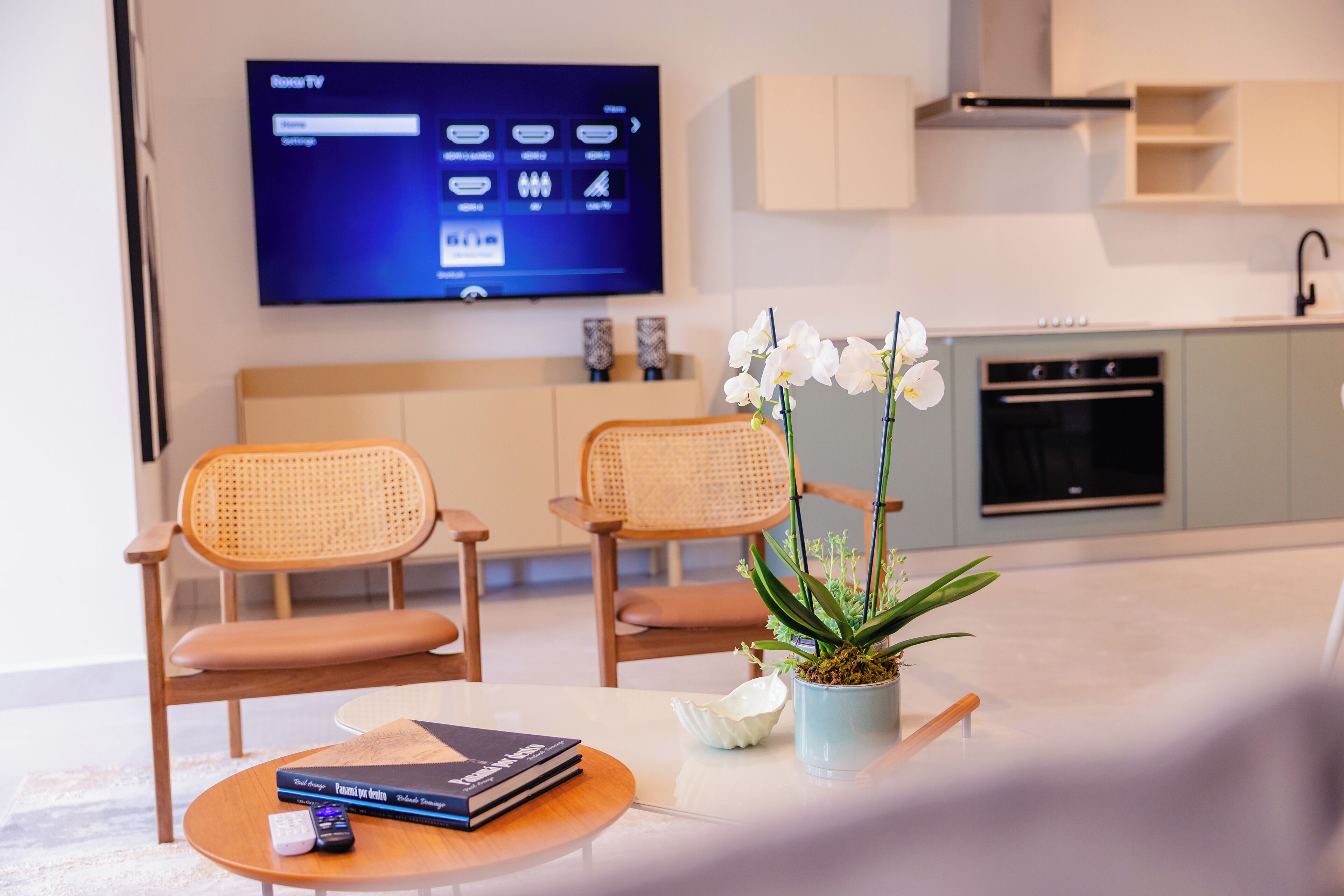 Apartamento, 5 quartos, varanda, Vista para a cidade | Sala de estar