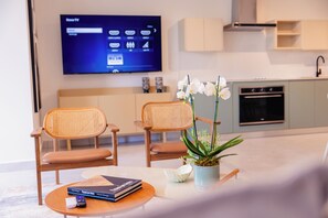 Apartamento, 5 quartos, sacada, vista para a cidade | Área de estar