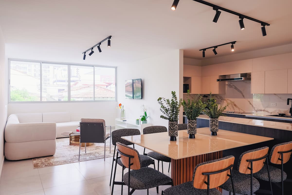 Apartamento, 3 quartos, vista para a cidade | Área de estar