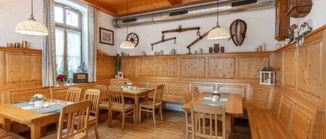 Pequeno-almoço tipo buffet diário incluído