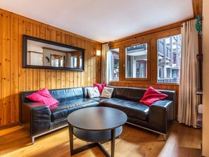 Ski-in/ski-out apartment with covered parking in Val d'Isère Reviews ...