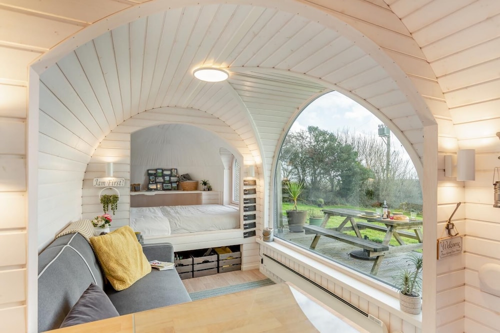 1 Bed in Widegates (oc-j34234) - Widegates | Stayz