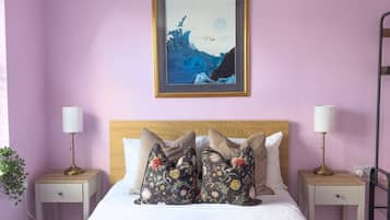 Apartamento Premium, casa de banho anexa, Vista para a cidade | Secretária, secretária adequada para computadores portáteis