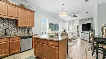 Apartamento em Condomínio Fechado, várias camas (Paradise 2205) | Interior