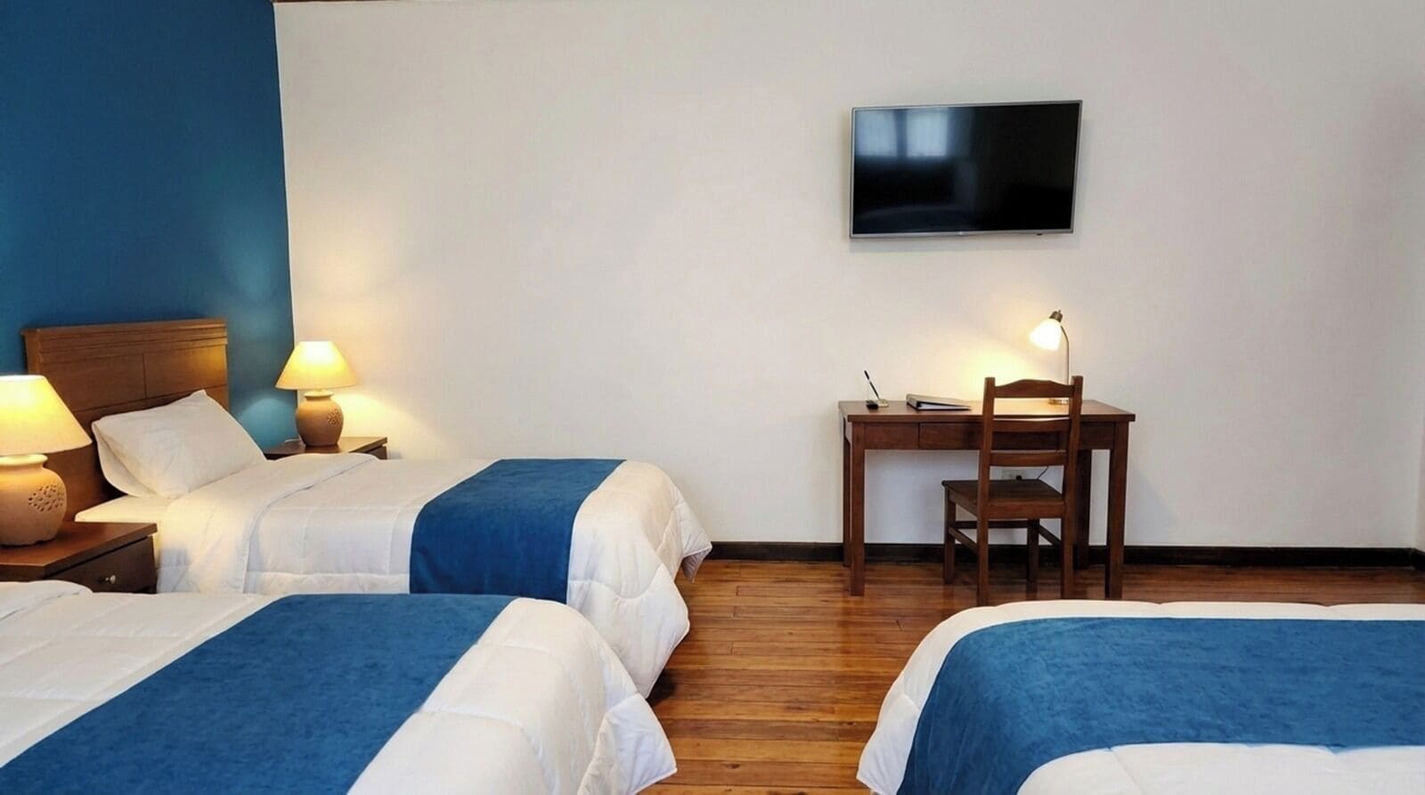 Quarto Triplo | Cofre no quarto, secretária, Wi-fi grátis 