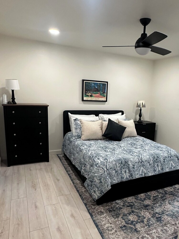 Hidden Gem 4-bedroom house in South Lake Tahoe near the beach, and ...