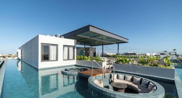 Chic studio with sea view, idyllic rooftop Reviews, Deals & Photos 2026 ...