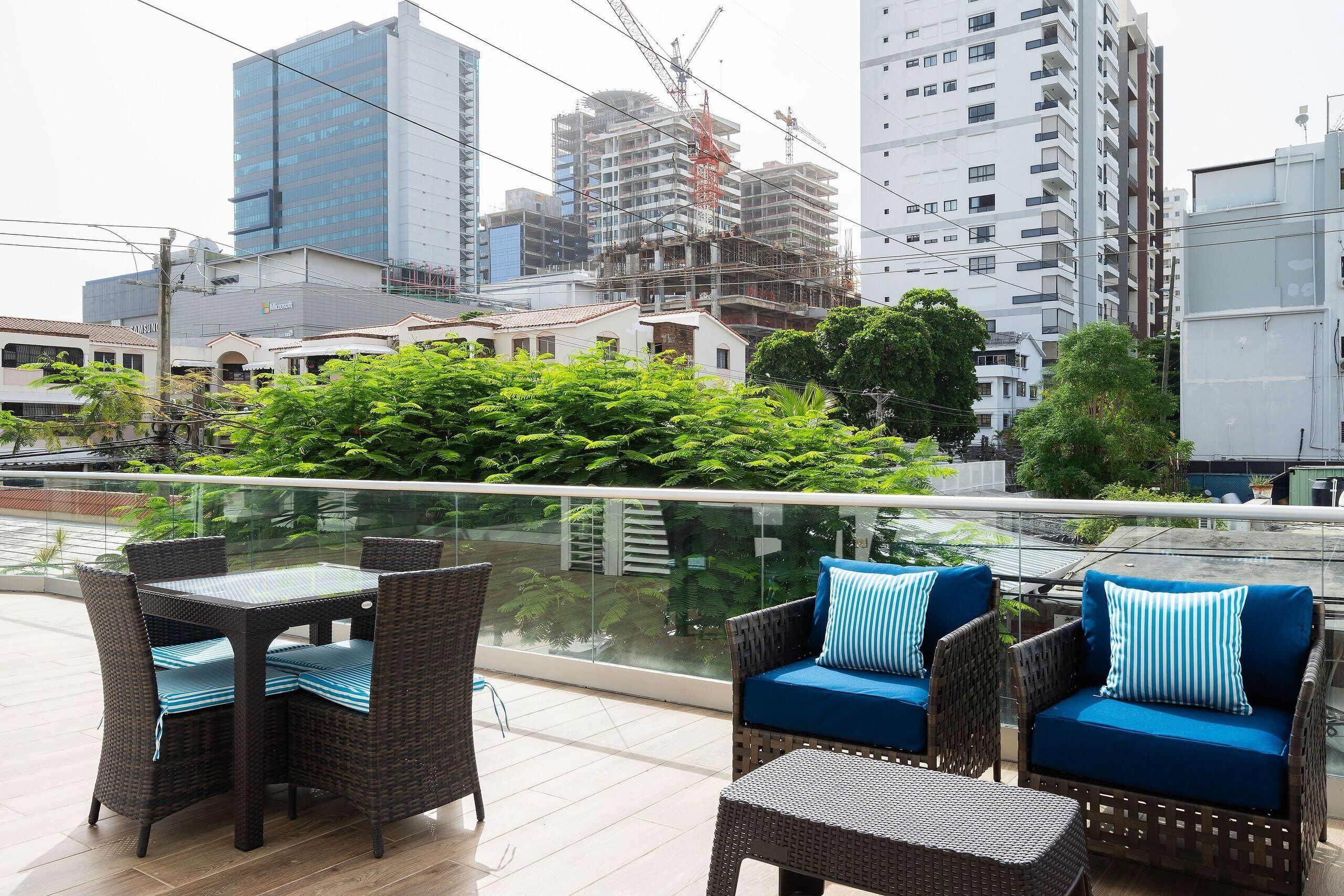 Apartamento superluxo, vista para a cidade | Opções para refeição ao ar livre