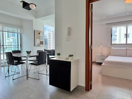 Apartamento | Cofres nos quartos, cortinas blackout, ferros/tábuas de passar roupa