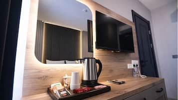 Escrivaninha, espaço de trabalho para notebook, Wi-Fi de cortesia