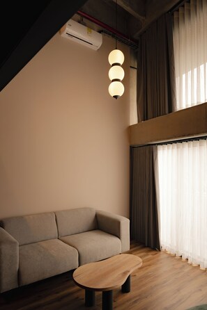 Suite Deluxe, Vista para a cidade | Cofre no quarto, Wi-fi grátis 