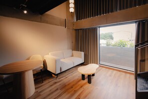 Suite Deluxe, Vista para a cidade | Cofre no quarto, Wi-fi grátis 