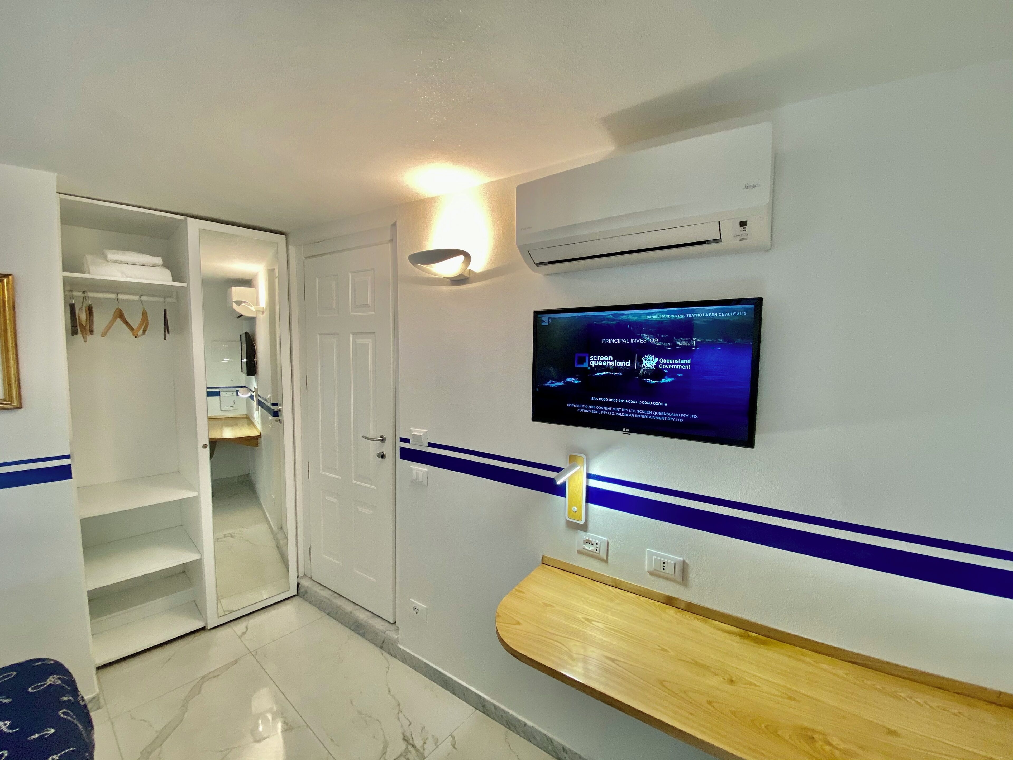 Quarto Duplo Standard, 1 cama queen-size, não fumadores, ar condicionado | Cofre no quarto, secretária 