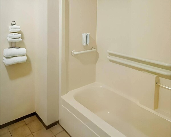 Rodeway Inn Jackson - Martell - Sutter Creek, CA