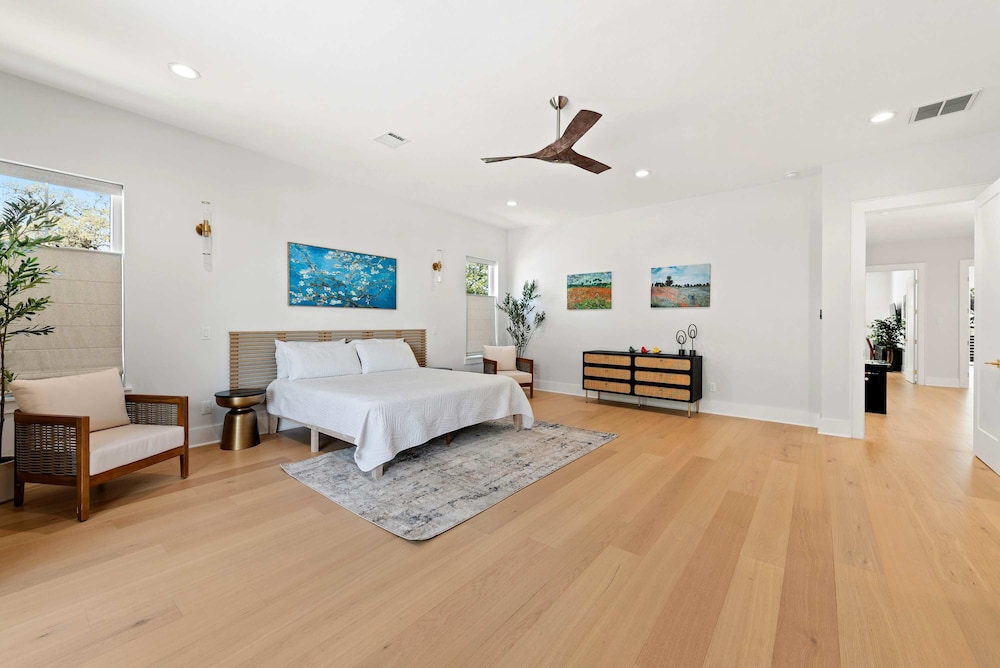 Luxury Living in Canyon Lake - POOL, Fire Pits, Swings, Disc Golf, Game ...