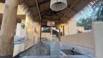 Vila, 3 quartos, para fumantes, piscina particular | Piscina | Piscina externa