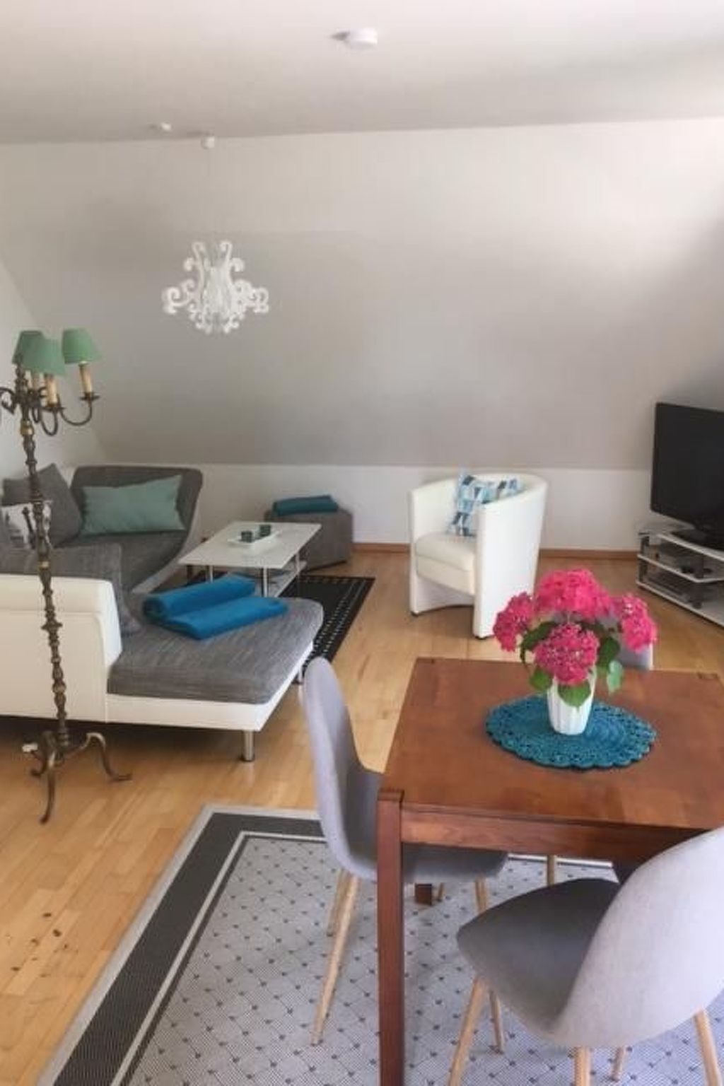 Modernisierte Ferienwohnung Mit Balkon By Interhome - Schuby