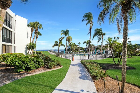 Relaxing 3rd floor Longboat Key condo with pool views - Beachbound ...