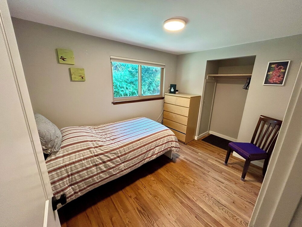 Cozy 4BR home near SeaTac airport, parks, beaches & bike path Reviews ...