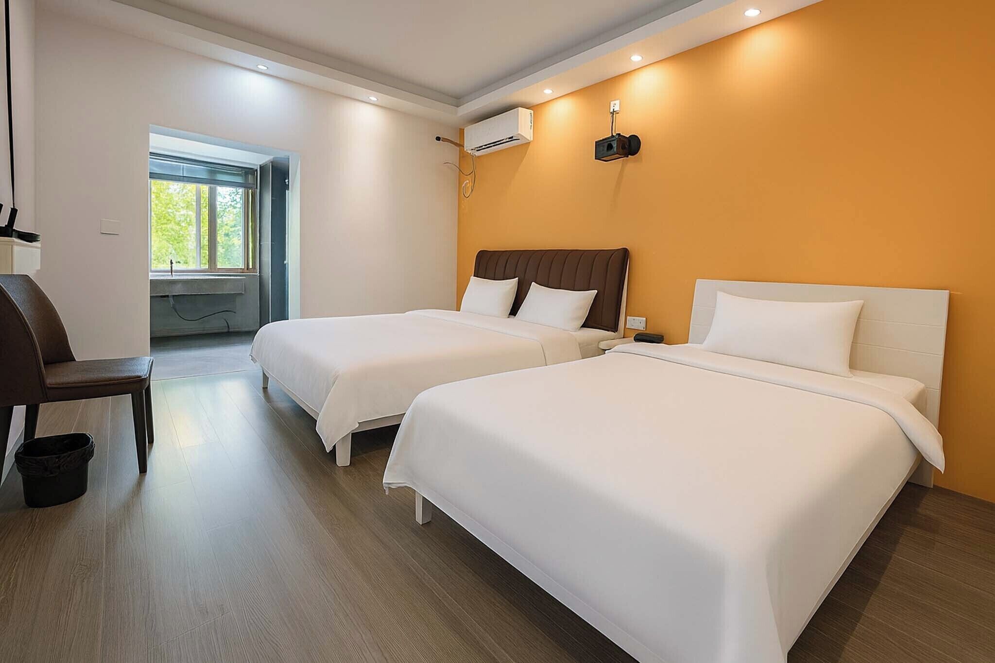 Quarto Twin Signature | Roupa de alta qualidade, com decoração personalizada 