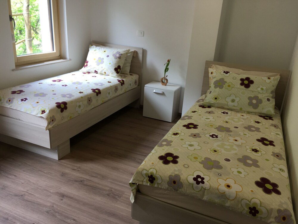 Wohnung Lapanja 2 mit Gemeinschaftsgarten by Interhome - Tolmin | Vrbo