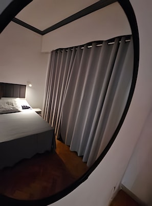 Apartamento Comfort | Secretária, secretária adequada para computadores portáteis