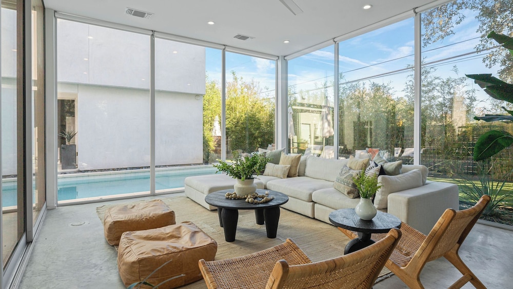 Luxe 6bdr Retreat W/ Putting Green + Game Room Bouldin Collective By Avantstay - Austin, TX