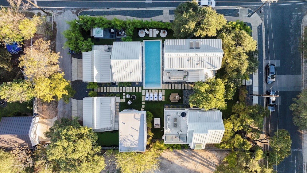 Luxe 11bdr W/ Putting Green, Game Room, Pool Bouldin Collective By Avantstay - Austin, TX