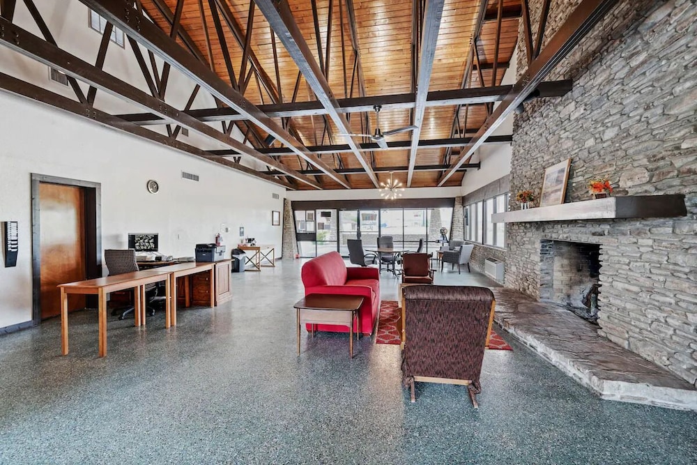 Budget-Friendly Pet-Friendly Lodge Near I-10 – Clean & Convenient Stay ...