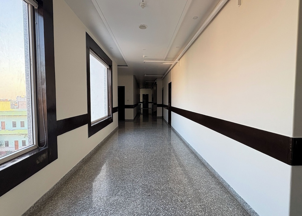 Hotel Girraj Inn - Govardhan