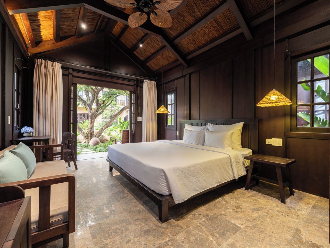 Bangalô superluxo, vista para o jardim | Cortinas blackout, quartos à prova de som, ferros/tábuas de passar roupa