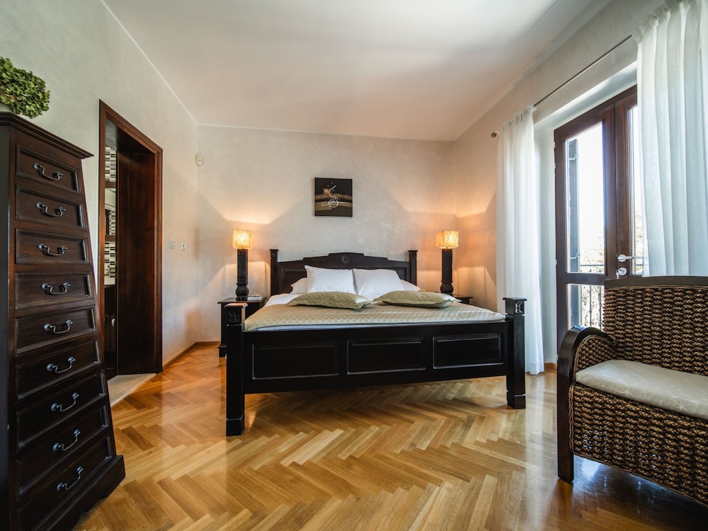 Luxuriöse Villa am Strand in Dubrovnik mit Pool by Interhome ...