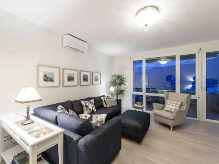 Elegante Penthouse-wohnung Mit Seeblick By Interhome - Lugano