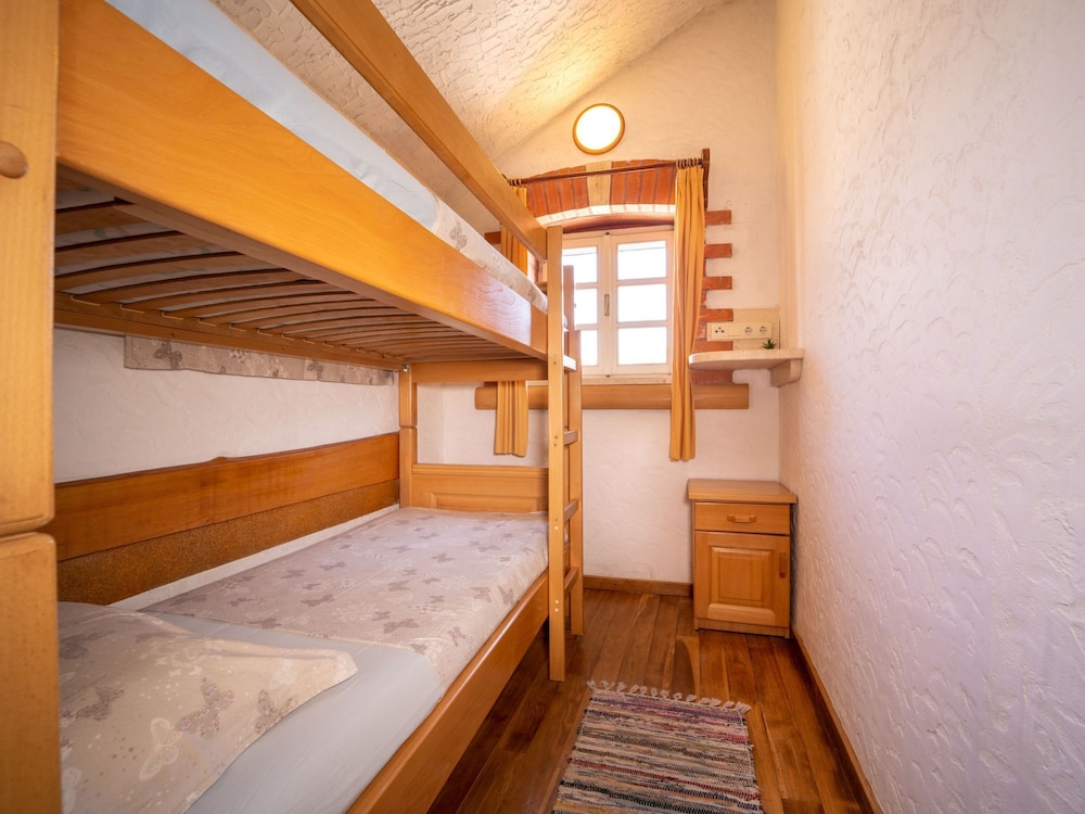 Ranch Visoka in Selca mit Panoramablick aufs Meer by Interhome - Selca ...