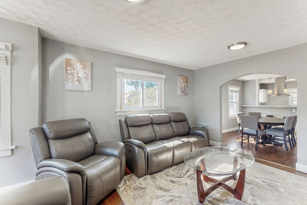 4br House W/ Wet Bar, Fire Pit & Near Beach - Michigan