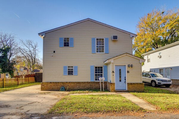 < 1 Mi To Beach! Quaint Norfolk Duplex W/ Yard - ODU, Norfolk