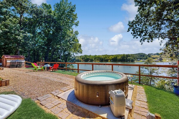 Hot Tub + Fire Pit: Lakeside Getaway, Dogs Welcome - Alabama