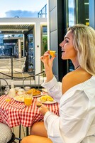 Pequeno-almoço completo diário incluído 